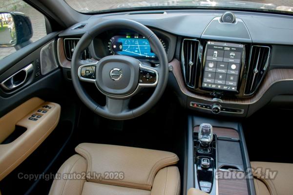 Zils Volvo XC60 2024 Tallina, ar dzinēja tilpumu 2.00 L un nobraukumu 25 tūkst. km par 53990 €, foto 3 vietnē AUTOMOTO.COM.LV