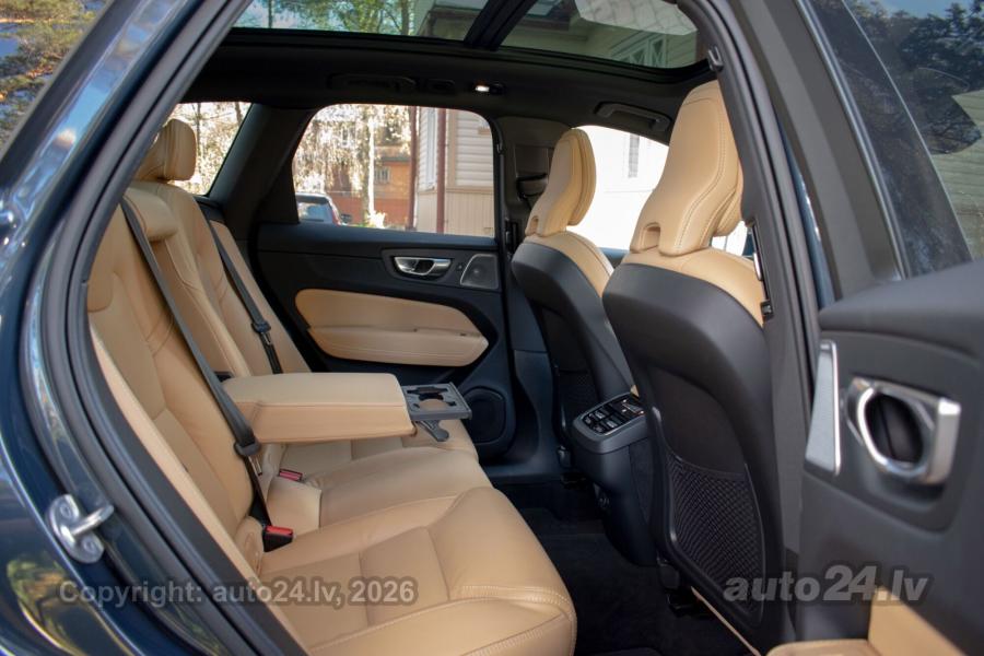 Blue Volvo XC60 2024 in Tallinn, with an engine capacity of 2.00 L and mileage of 25 thousand km for 53990 €, photo 5 on AUTOMOTO.COM.LV