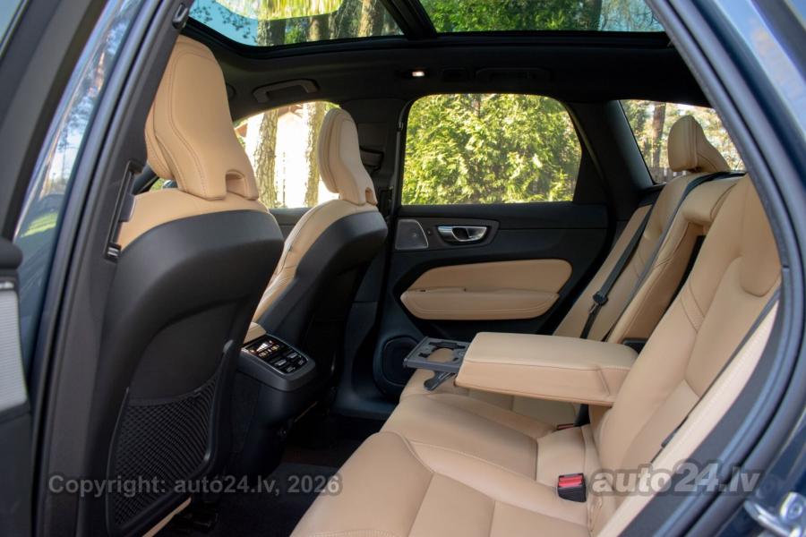 Blue Volvo XC60 2024 in Tallinn, with an engine capacity of 2.00 L and mileage of 26 thousand km for 54990 €, photo 5 on AUTOMOTO.COM.LV