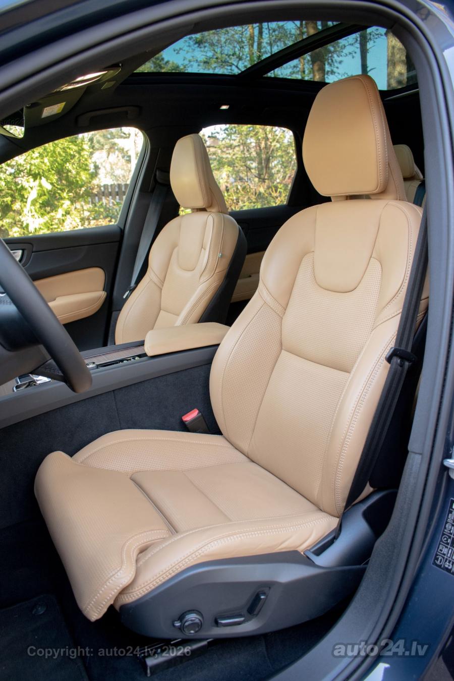 Blue Volvo XC60 2024 in Tallinn, with an engine capacity of 2.00 L and mileage of 26 thousand km for 54990 €, photo 11 on AUTOMOTO.COM.LV