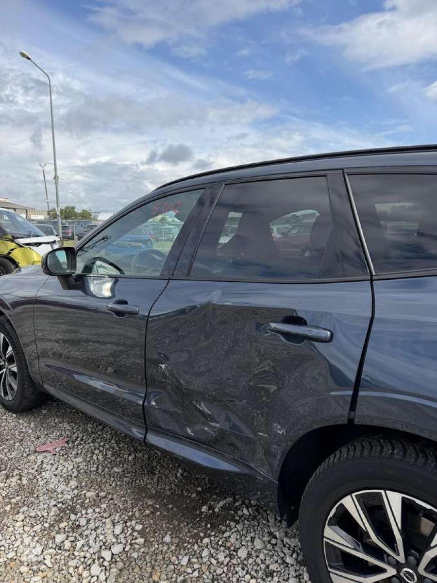 Zils Volvo XC60 2024 Šauļi, ar dzinēja tilpumu 1.97 L un nobraukumu 142 tūkst. km par 28350 €, foto 8 vietnē AUTOMOTO.COM.LV