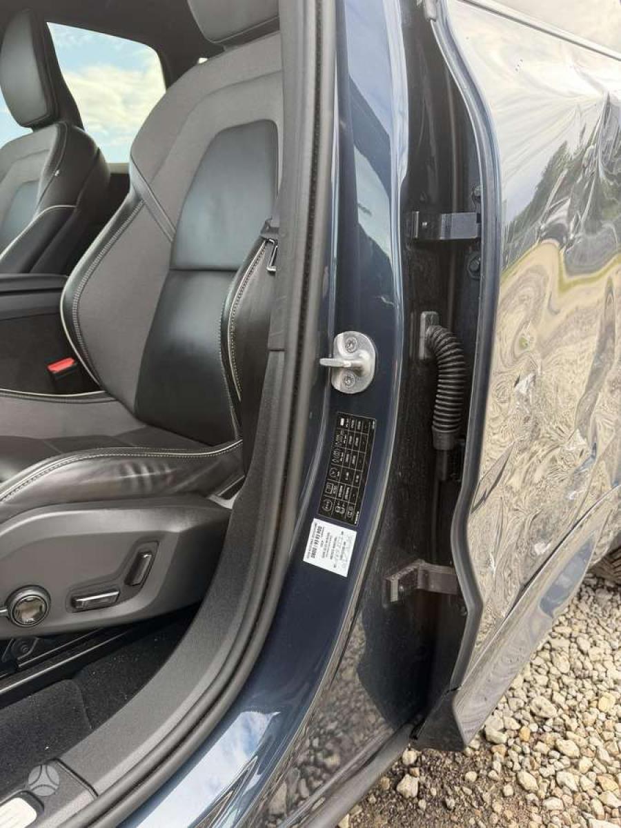 Zils Volvo XC60 2024 Šauļi, ar dzinēja tilpumu 1.97 L un nobraukumu 142 tūkst. km par 28350 €, foto 10 vietnē AUTOMOTO.COM.LV