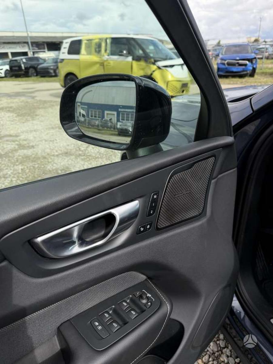 Zils Volvo XC60 2024 Šauļi, ar dzinēja tilpumu 1.97 L un nobraukumu 142 tūkst. km par 28350 €, foto 12 vietnē AUTOMOTO.COM.LV