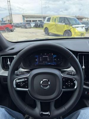 Zils Volvo XC60 2024 Šauļi, ar dzinēja tilpumu 1.97 L un nobraukumu 142 tūkst. km par 28350 €, foto 13 vietnē AUTOMOTO.COM.LV