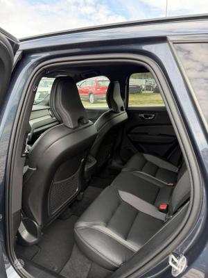 Zils Volvo XC60 2024 Šauļi, ar dzinēja tilpumu 1.97 L un nobraukumu 142 tūkst. km par 28350 €, foto 19 vietnē AUTOMOTO.COM.LV