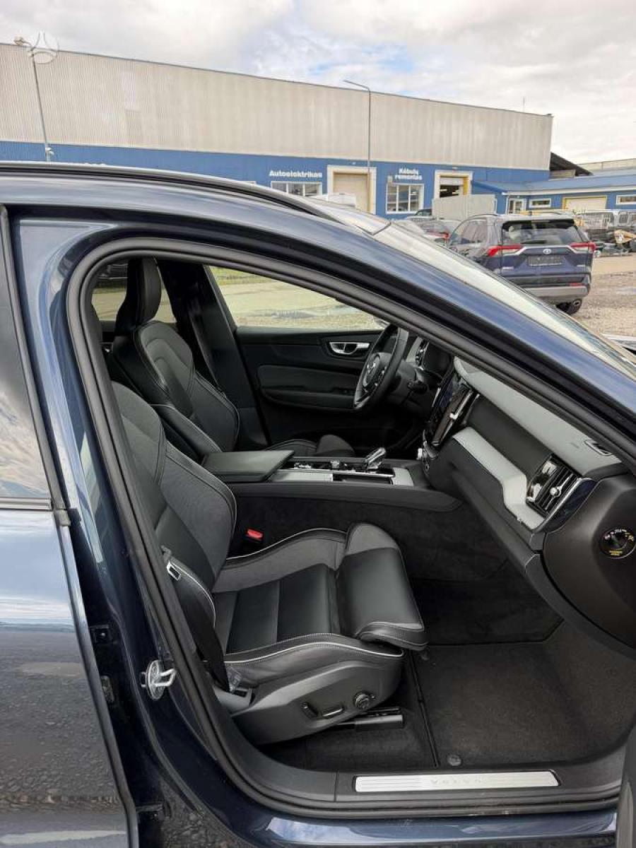 Zils Volvo XC60 2024 Šauļi, ar dzinēja tilpumu 1.97 L un nobraukumu 142 tūkst. km par 28350 €, foto 20 vietnē AUTOMOTO.COM.LV