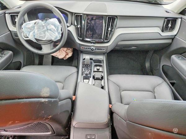 Zils Volvo XC60 2025 Plungė, ar dzinēja tilpumu 1.97 L un nobraukumu 19 tūkst. km par 13999 €, foto 6 vietnē AUTOMOTO.COM.LV