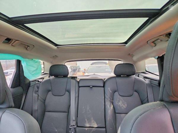 Zils Volvo XC60 2025 Plungė, ar dzinēja tilpumu 1.97 L un nobraukumu 19 tūkst. km par 13999 €, foto 9 vietnē AUTOMOTO.COM.LV