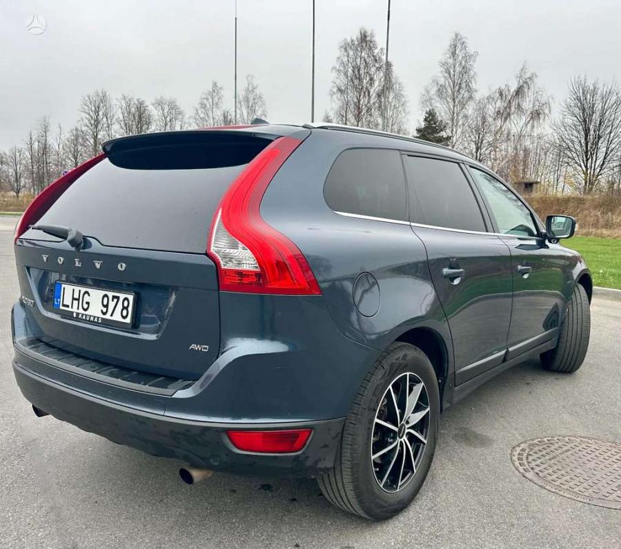 Blue Volvo XC60 2011 in Klaipeda, with an engine capacity of 3.19 L and mileage of 339 thousand km for 8500 €, photo 1 on AUTOMOTO.COM.LV