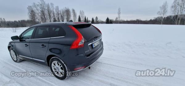 Blue Volvo XC60 2015 in Madona, with an engine capacity of 2.00 L and mileage of 332 thousand km for 9900 €, photo 3 on AUTOMOTO.COM.LV