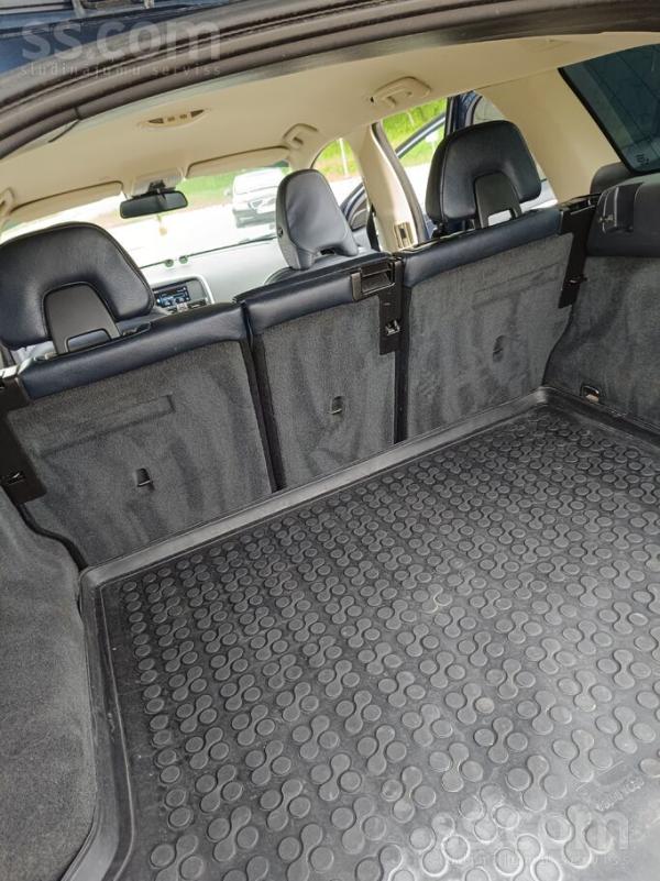 Zils Volvo XC60 2013 Saldus, ar dzinēja tilpumu 2.00 L un nobraukumu 348 tūkst. km par 8000 €, foto 4 vietnē AUTOMOTO.COM.LV
