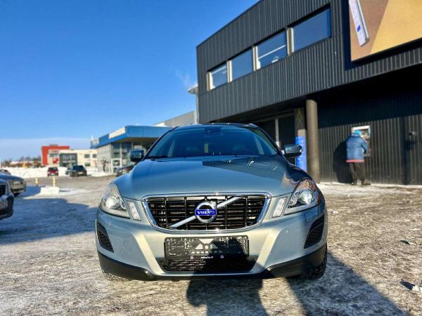 Zils Volvo XC60 2010 Šauļi, ar dzinēja tilpumu 2.00 L un nobraukumu 235 tūkst. km par 8750 €, foto 3 vietnē AUTOMOTO.COM.LV