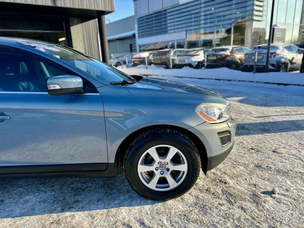 Zils Volvo XC60 2010 Šauļi, ar dzinēja tilpumu 2.00 L un nobraukumu 235 tūkst. km par 8750 €, foto 4 vietnē AUTOMOTO.COM.LV