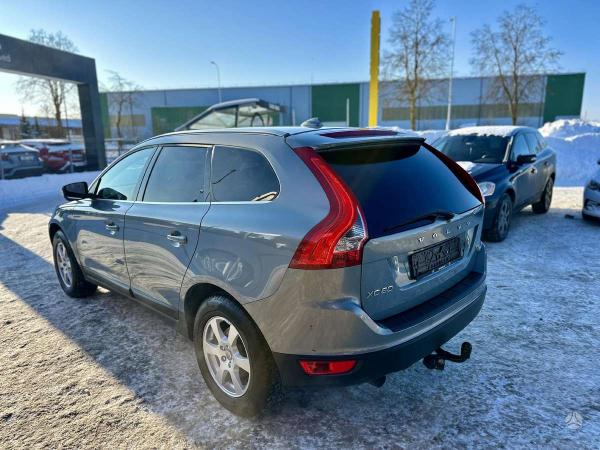 Zils Volvo XC60 2010 Šauļi, ar dzinēja tilpumu 2.00 L un nobraukumu 235 tūkst. km par 8750 €, foto 9 vietnē AUTOMOTO.COM.LV