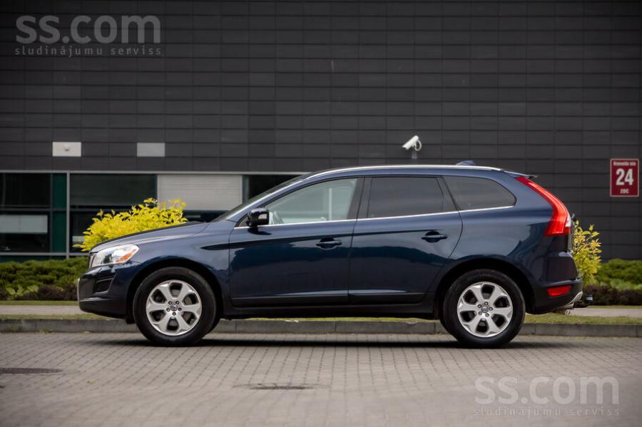 Blue Volvo XC60 2012 in Jelgava, with an engine capacity of 2.40 L and mileage of 0 thousand km for 10190 €, photo 12 on AUTOMOTO.COM.LV