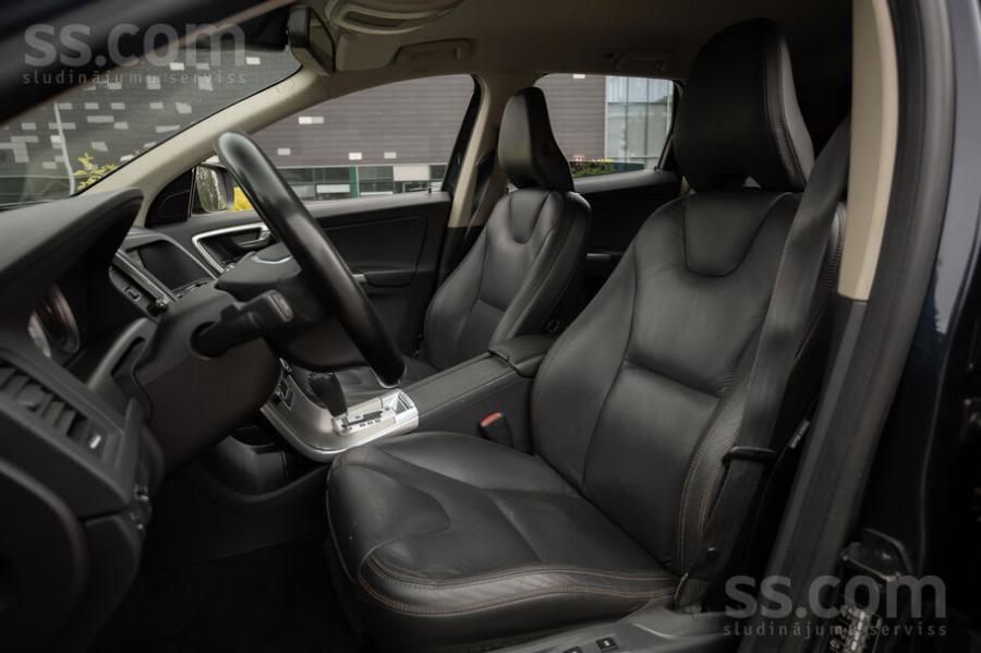Blue Volvo XC60 2012 in Jelgava, with an engine capacity of 2.40 L and mileage of 0 thousand km for 10190 €, photo 13 on AUTOMOTO.COM.LV