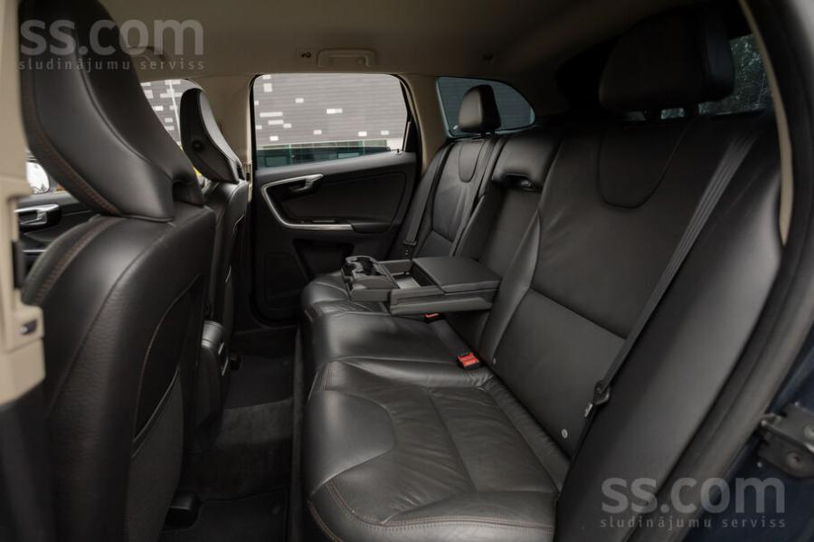 Blue Volvo XC60 2012 in Jelgava, with an engine capacity of 2.40 L and mileage of 0 thousand km for 10190 €, photo 14 on AUTOMOTO.COM.LV
