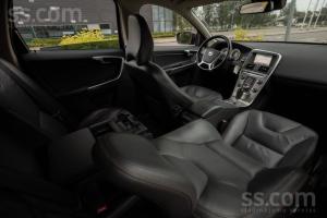 Blue Volvo XC60 2012 in Jelgava, with an engine capacity of 2.40 L and mileage of 0 thousand km for 10190 €, photo 19 on AUTOMOTO.COM.LV