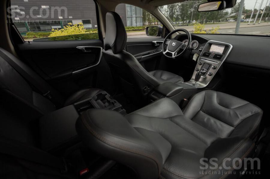 Blue Volvo XC60 2012 in Jelgava, with an engine capacity of 2.40 L and mileage of 0 thousand km for 10190 €, photo 19 on AUTOMOTO.COM.LV