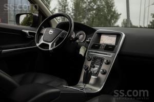 Blue Volvo XC60 2012 in Jelgava, with an engine capacity of 2.40 L and mileage of 0 thousand km for 10190 €, photo 20 on AUTOMOTO.COM.LV
