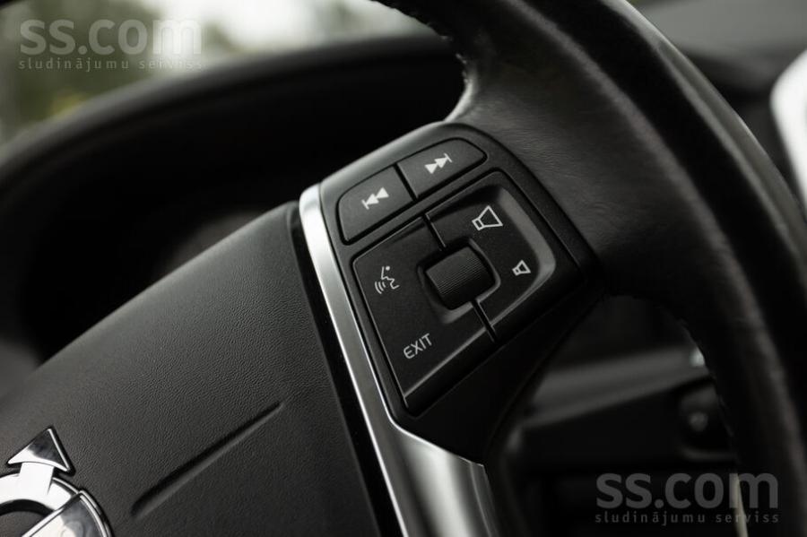 Blue Volvo XC60 2012 in Jelgava, with an engine capacity of 2.40 L and mileage of 0 thousand km for 10190 €, photo 30 on AUTOMOTO.COM.LV