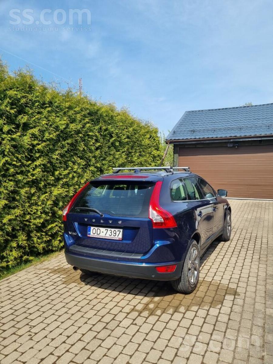 Zils Volvo XC60 2012 Cēsis, ar dzinēja tilpumu 2.00 L un nobraukumu 263 tūkst. km par 11900 €, foto 4 vietnē AUTOMOTO.COM.LV