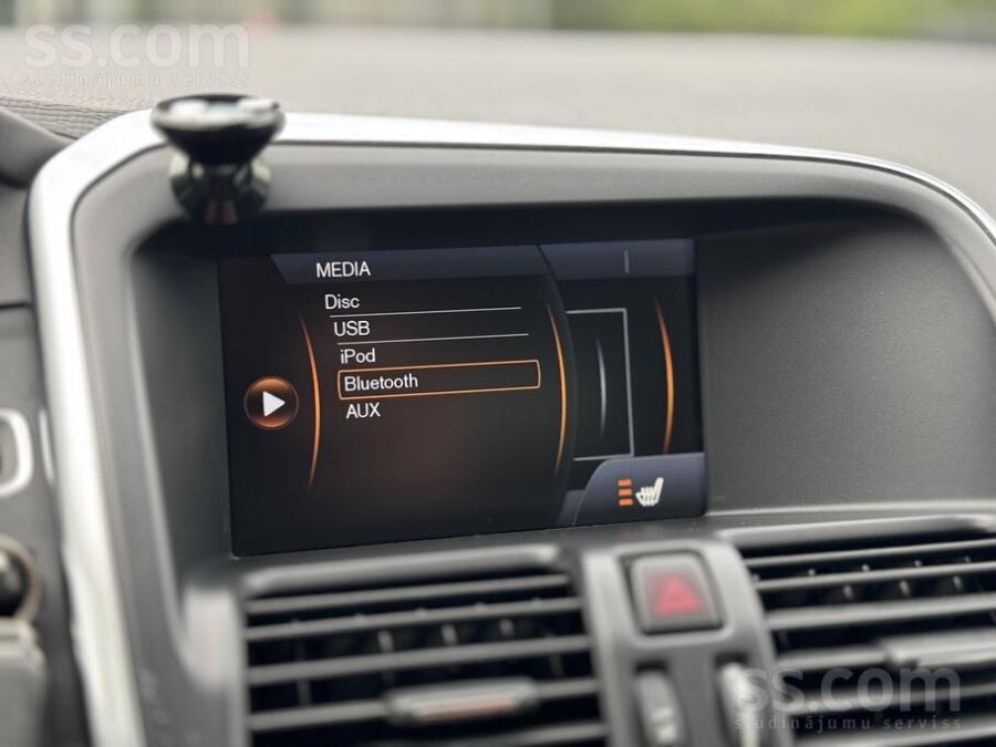 Zils Volvo XC60 2012 Jūrmala, ar dzinēja tilpumu 2.00 L un nobraukumu 0 tūkst. km par 6490 €, foto 23 vietnē AUTOMOTO.COM.LV
