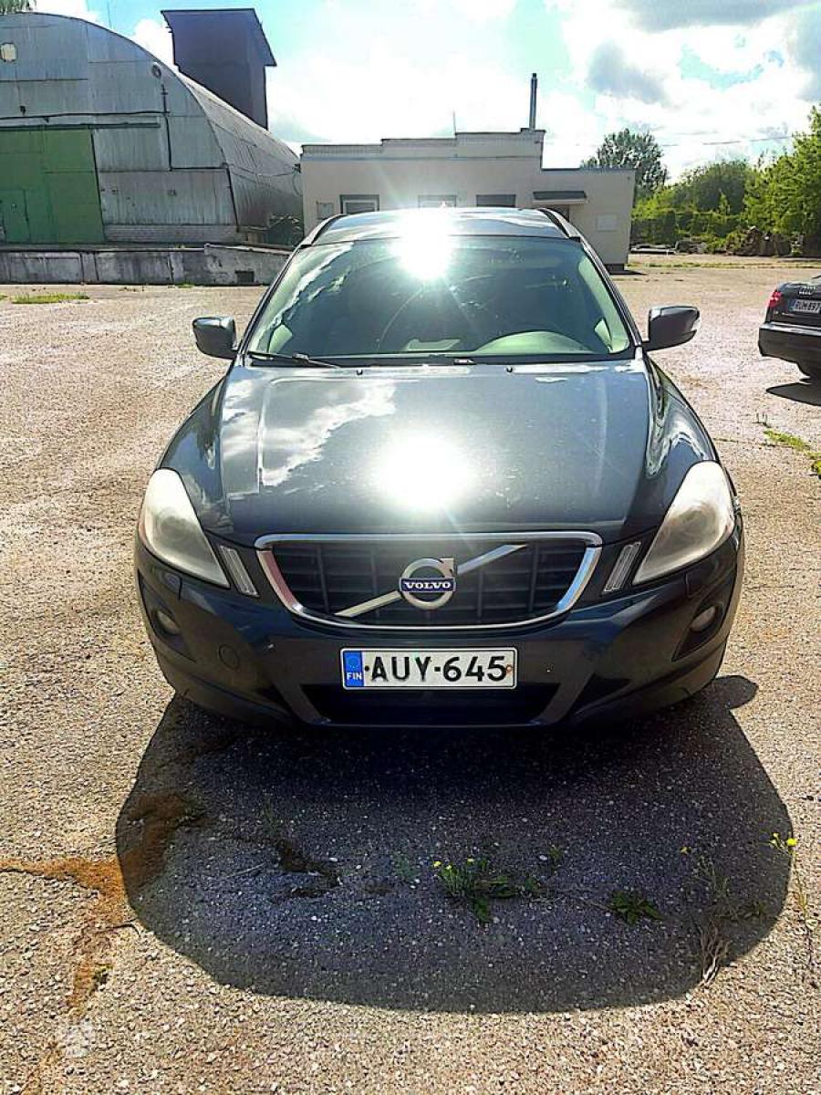 Blue Volvo XC60 2009 in Radviliskis, with an engine capacity of 2.40 L and mileage of 420 thousand km for 4200 €, photo 1 on AUTOMOTO.COM.LV