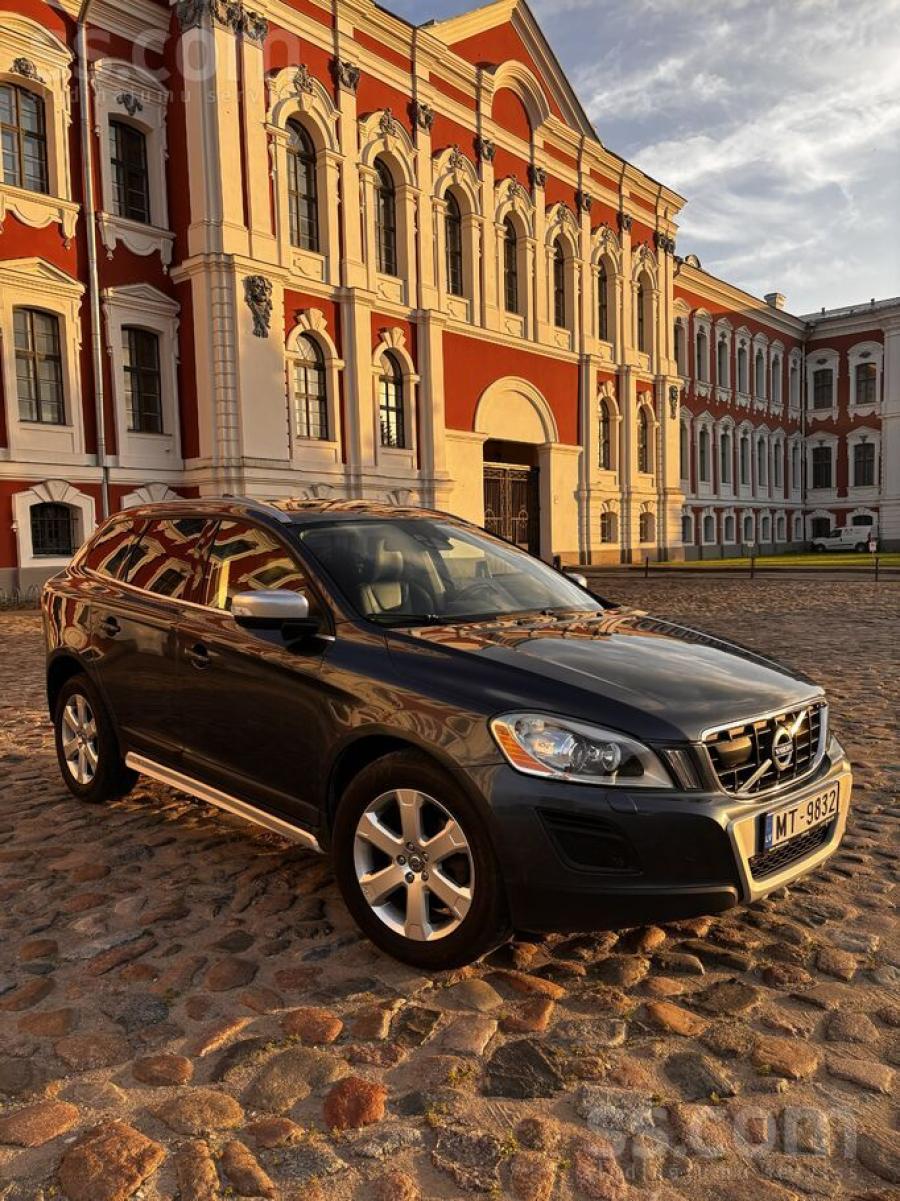 Zils Volvo XC60 2010 Jelgava, ar dzinēja tilpumu 2.40 L un nobraukumu 0 tūkst. km par 8500 €, foto 1 vietnē AUTOMOTO.COM.LV