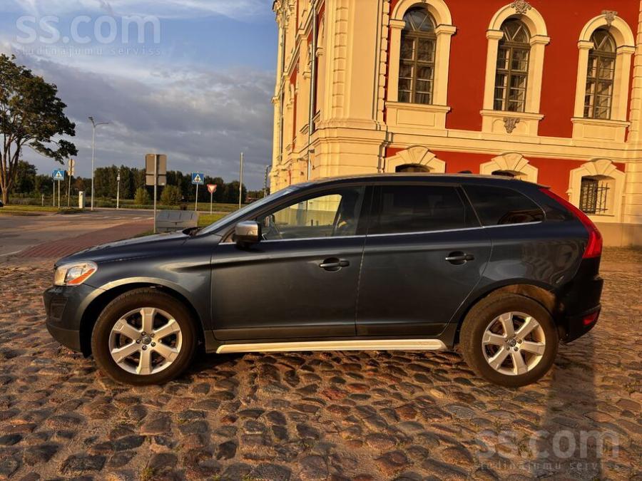 Zils Volvo XC60 2010 Jelgava, ar dzinēja tilpumu 2.40 L un nobraukumu 0 tūkst. km par 8500 €, foto 3 vietnē AUTOMOTO.COM.LV