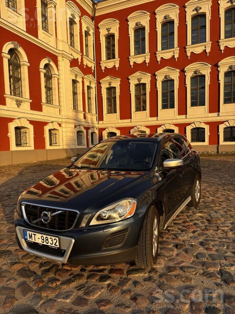 Zils Volvo XC60 2010 Jelgava, ar dzinēja tilpumu 2.40 L un nobraukumu 0 tūkst. km par 8500 €, foto 4 vietnē AUTOMOTO.COM.LV