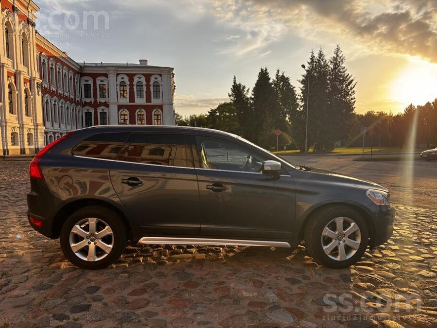 Zils Volvo XC60 2010 Jelgava, ar dzinēja tilpumu 2.40 L un nobraukumu 0 tūkst. km par 8500 €, foto 7 vietnē AUTOMOTO.COM.LV