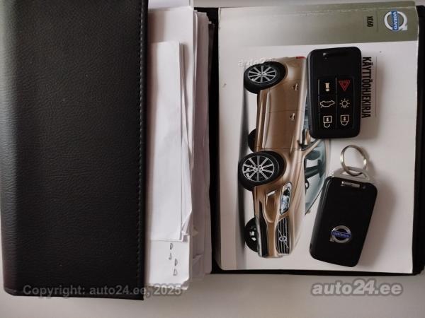 Zils Volvo XC60 2013 Tallina, ar dzinēja tilpumu 2.40 L un nobraukumu 248 tūkst. km par 10700 €, foto 11 vietnē AUTOMOTO.COM.LV