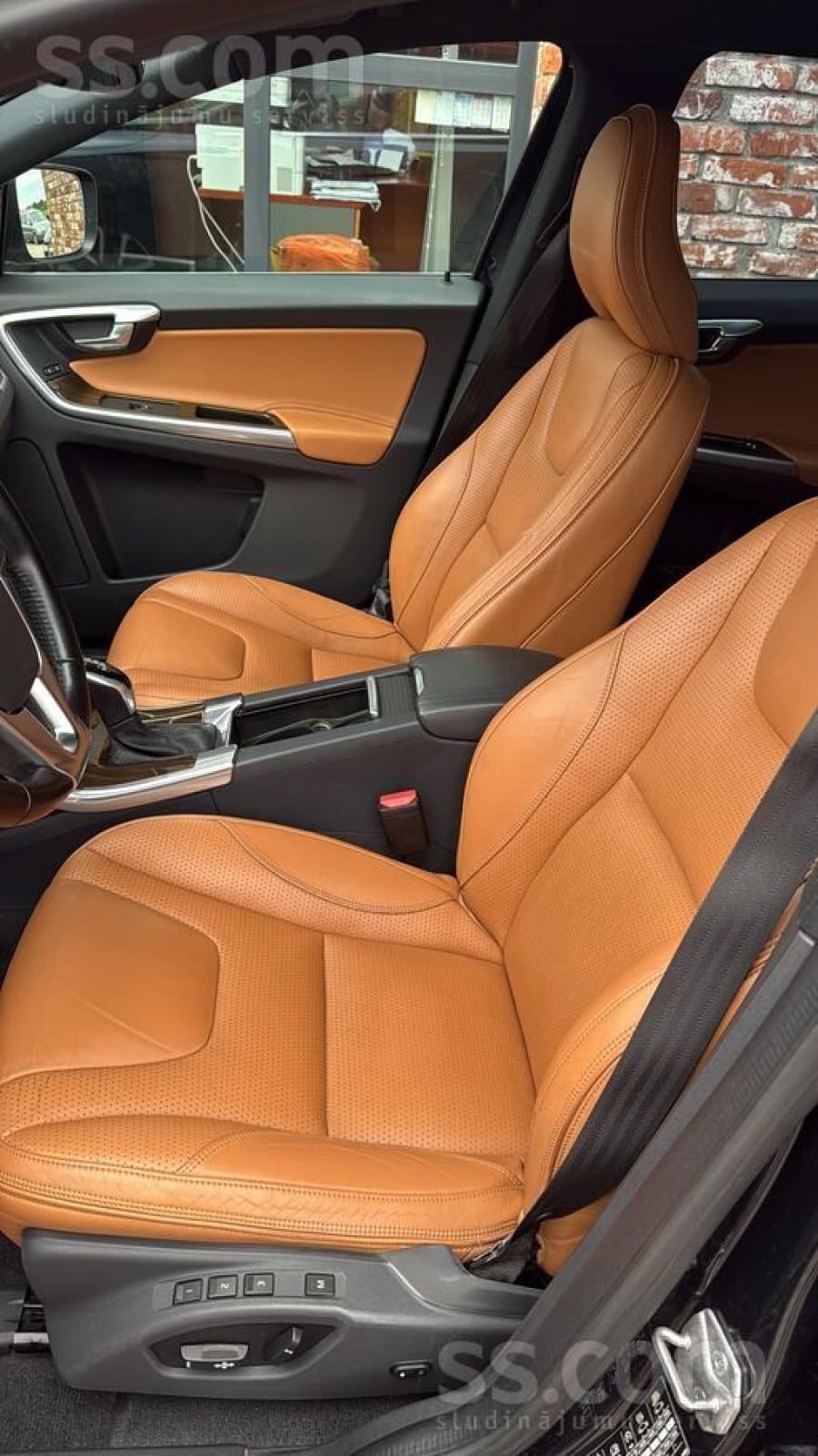 Zils Volvo XC60 2016 Talsi, ar dzinēja tilpumu 2.00 L un nobraukumu 295 tūkst. km par 14470 €, foto 14 vietnē AUTOMOTO.COM.LV