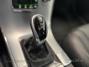 Blue Volvo XC60 2017 in Tallinn, with an engine capacity of 0.00 L and mileage of 326 thousand km for 11999 €, photo 17 on AUTOMOTO.COM.LV