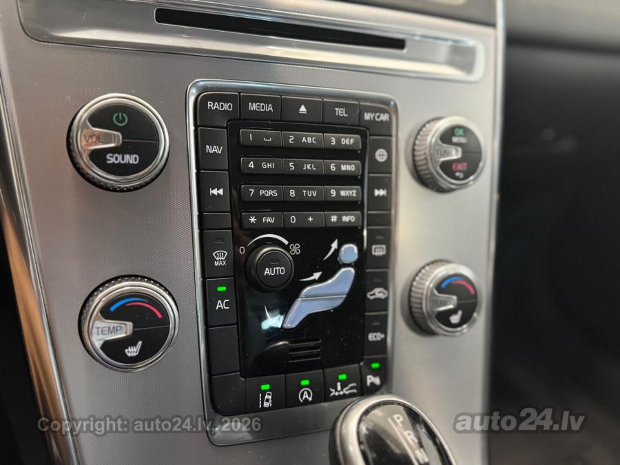 Blue Volvo XC60 2017 in Tallinn, with an engine capacity of 0.00 L and mileage of 326 thousand km for 11999 €, photo 18 on AUTOMOTO.COM.LV