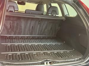 Blue Volvo XC60 2017 in Tallinn, with an engine capacity of 0.00 L and mileage of 326 thousand km for 11999 €, photo 23 on AUTOMOTO.COM.LV