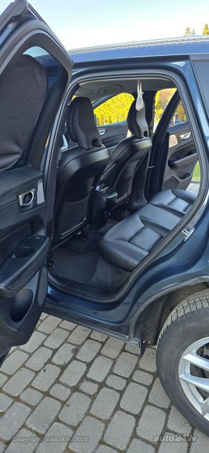 Blue Volvo XC60 2018 in Tallinn, with an engine capacity of 2.00 L and mileage of 158 thousand km for 24900 €, photo 11 on AUTOMOTO.COM.LV