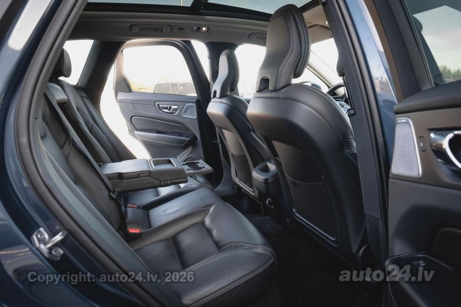 Zils Volvo XC60 2018 Tartu, ar dzinēja tilpumu 2.00 L un nobraukumu 132 tūkst. km par 30900 €, foto 15 vietnē AUTOMOTO.COM.LV