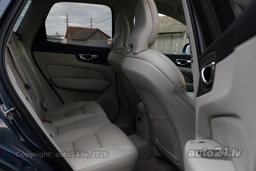 Zils Volvo XC60 2018 Tartu, ar dzinēja tilpumu 2.00 L un nobraukumu 221 tūkst. km par 24499 €, foto 12 vietnē AUTOMOTO.COM.LV