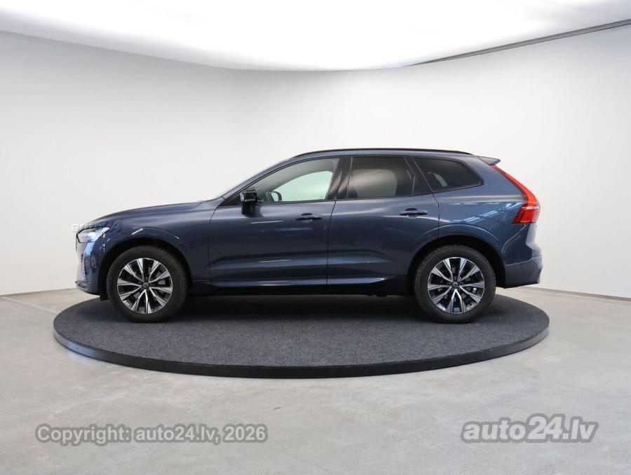 Blue Volvo XC60 2021 in Tallinn, with an engine capacity of 2.00 L and mileage of 41 thousand km for 39900 €, photo 4 on AUTOMOTO.COM.LV