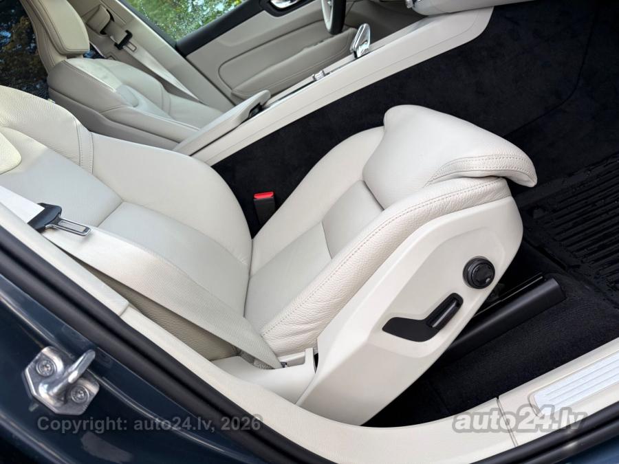 Zils Volvo XC60 2021 Tallina, ar dzinēja tilpumu 2.00 L un nobraukumu 40 tūkst. km par 39800 €, foto 14 vietnē AUTOMOTO.COM.LV