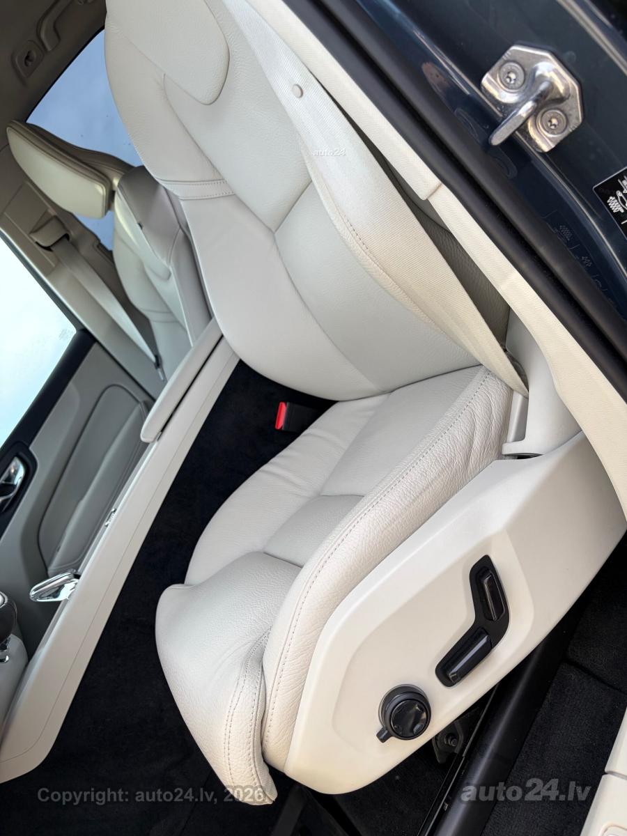 Zils Volvo XC60 2021 Tallina, ar dzinēja tilpumu 2.00 L un nobraukumu 40 tūkst. km par 39800 €, foto 16 vietnē AUTOMOTO.COM.LV