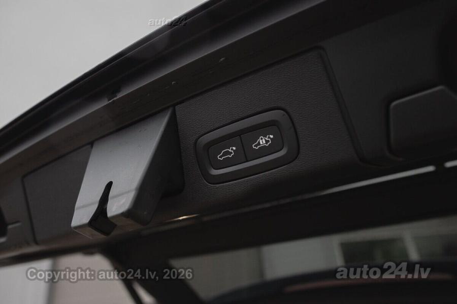 Zils Volvo XC60 2022 Jelgava, ar dzinēja tilpumu 2.00 L un nobraukumu 140 tūkst. km par 33254 €, foto 16 vietnē AUTOMOTO.COM.LV
