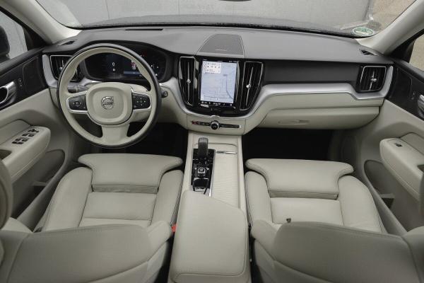 Zils Volvo XC60 2022 Jelgava, ar dzinēja tilpumu 2.00 L un nobraukumu 140 tūkst. km par 32450 €, foto 9 vietnē AUTOMOTO.COM.LV