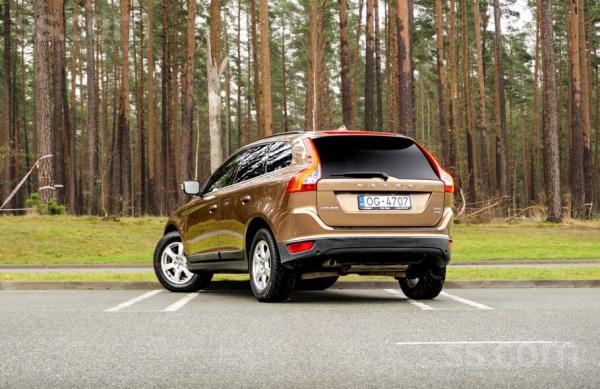 Brūns Volvo XC60 2008 Rīga, ar dzinēja tilpumu 2.40 L un nobraukumu 266 tūkst. km par 7490 €, foto 8 vietnē AUTOMOTO.COM.LV