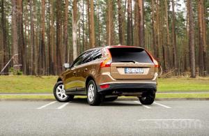 Brūns Volvo XC60 2008 Rīga, ar dzinēja tilpumu 2.40 L un nobraukumu 266 tūkst. km par 7490 €, foto 8 vietnē AUTOMOTO.COM.LV