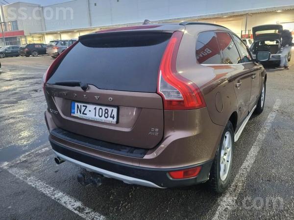Brown Volvo XC60 2008 in Riga, with an engine capacity of 2.40 L and mileage of 265 thousand km for 9500 €, photo 6 on AUTOMOTO.COM.LV