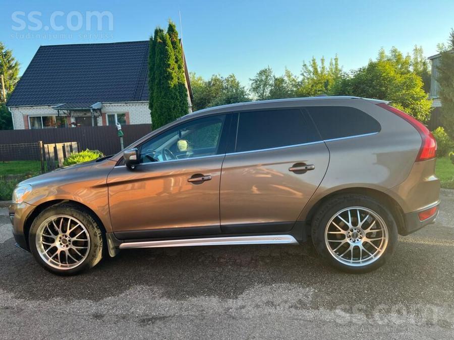 Brown Volvo XC60 2008 in Daugavpils, with an engine capacity of 2.40 L and mileage of 378 thousand km for 8000 €, photo 3 on AUTOMOTO.COM.LV