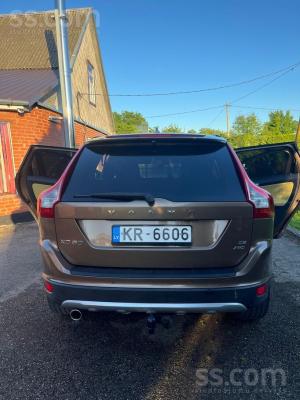 Brown Volvo XC60 2008 in Daugavpils, with an engine capacity of 2.40 L and mileage of 378 thousand km for 8000 €, photo 5 on AUTOMOTO.COM.LV